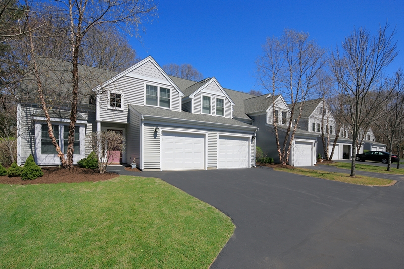 CBRE Arranges Sale of 140-Unit Mill Creek Townhomes - Boston Real ...
